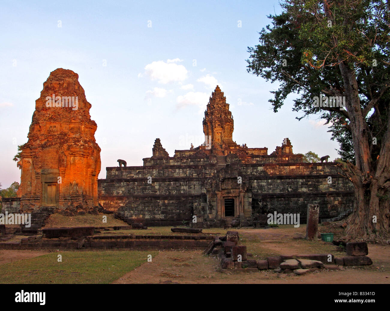 Asia, Cambodia, Khmer-temples, Roluos group, central temple Stock Photo ...