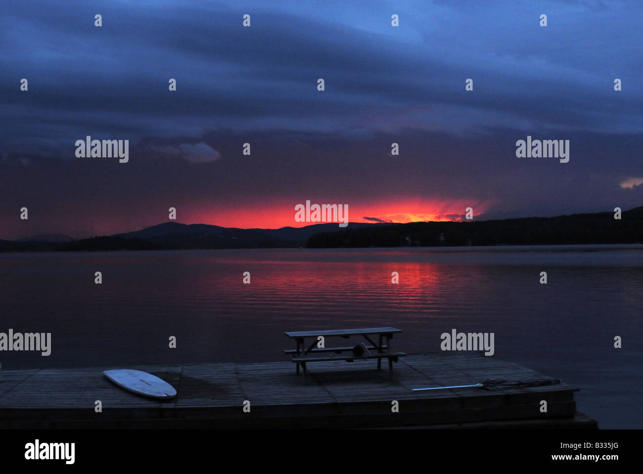 A panoramic view of the most spectacular sunset on a lake in Quebec ...