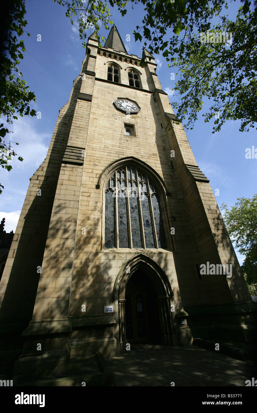 City of Wakefield, England. View of the spire and west entrance to ...
