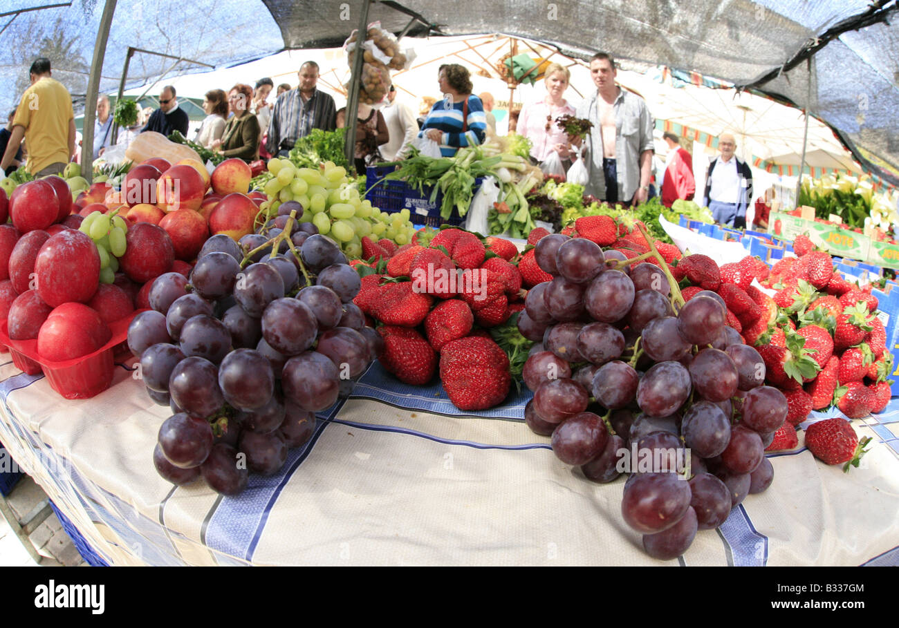 market scenery with grapes and strawberries in Alcudia Stock Photo - Alamy