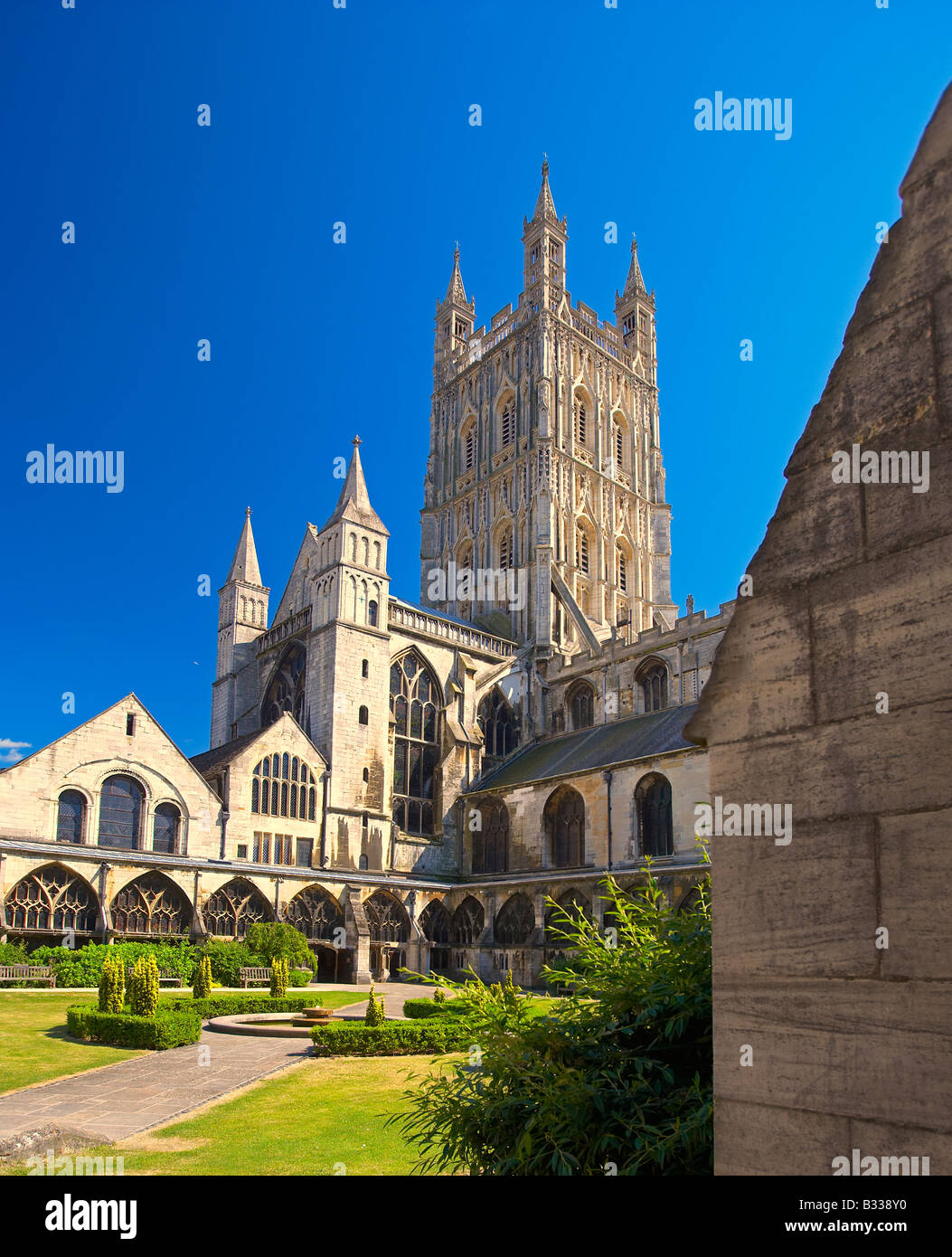 Gloucester cathedral gothic architecture hi-res stock photography and ...