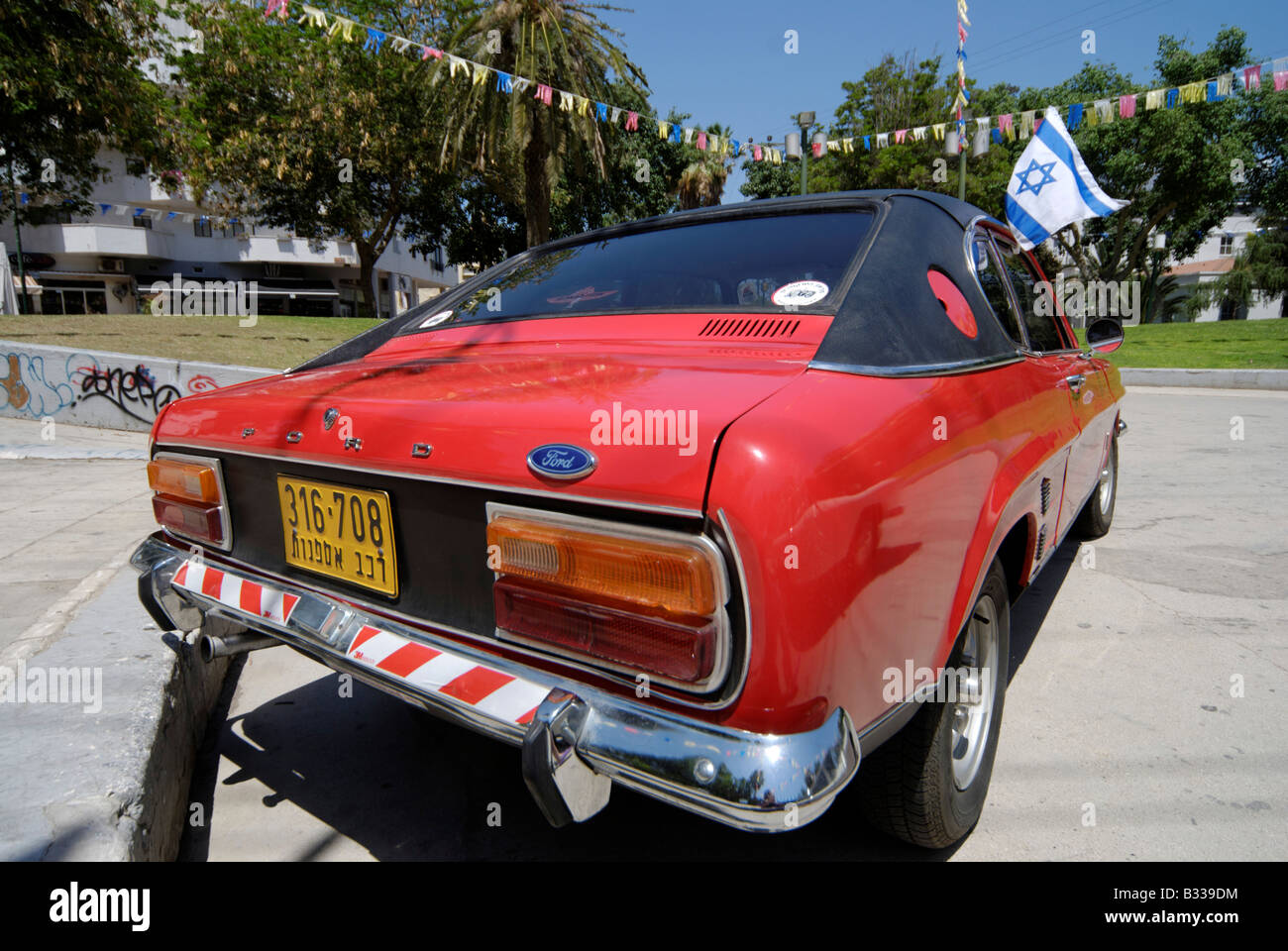 Vintage car Ford side view Stock Photo - Alamy