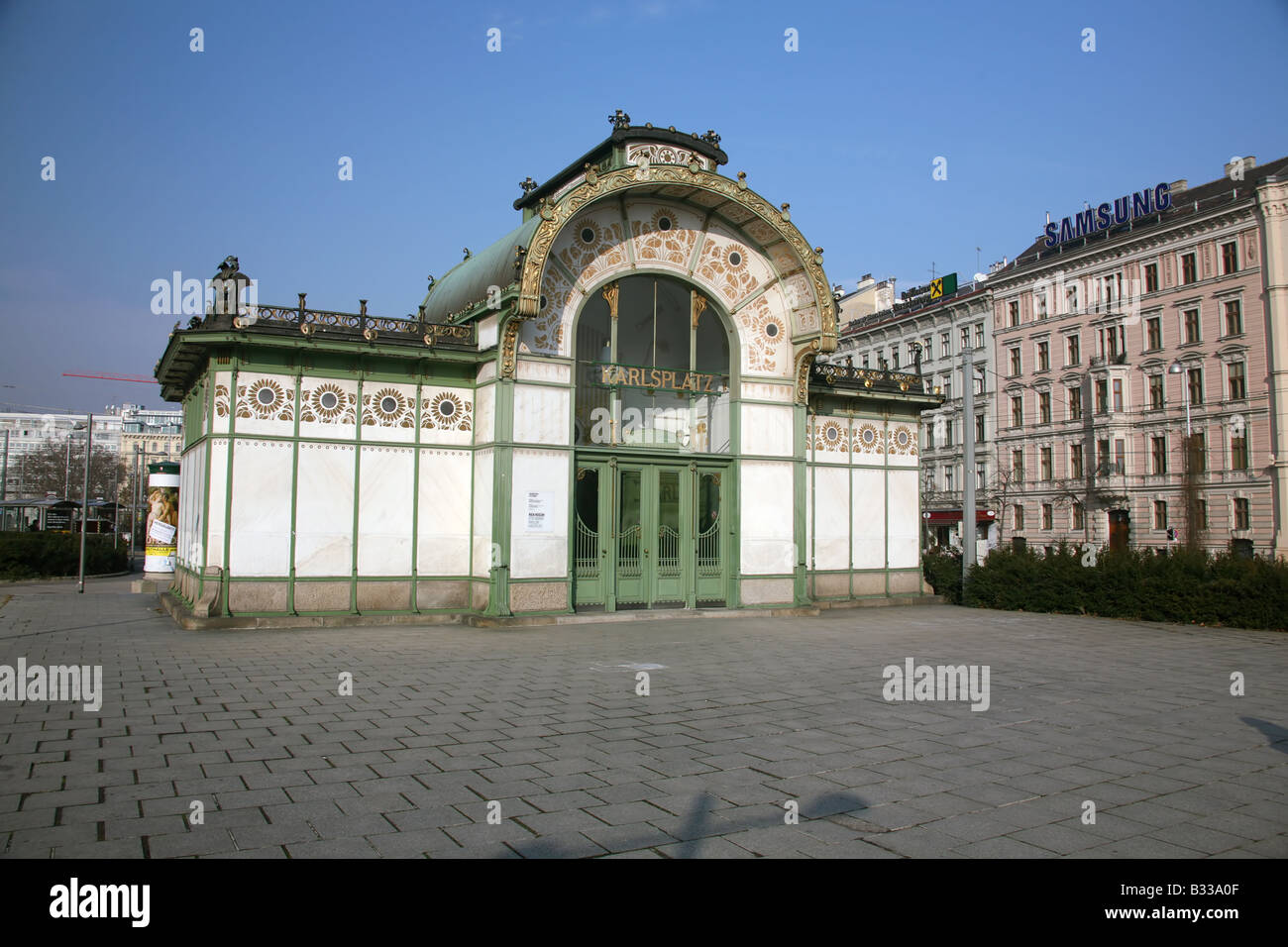 Vienna, underground station Karlsplatz Stock Photo - Alamy