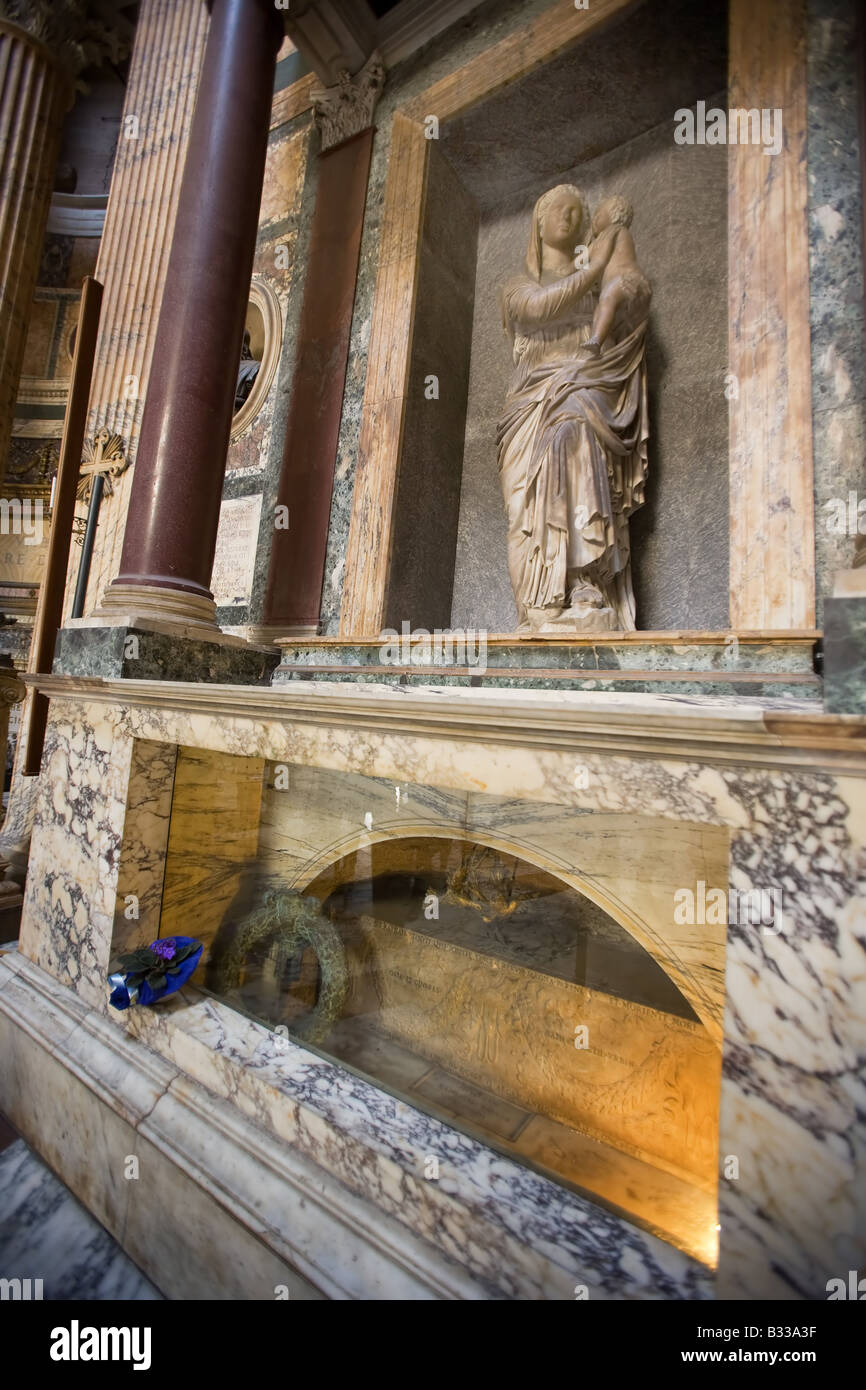 Rome, Italy, Pantheon, the grave Raphael Stock Photo - Alamy