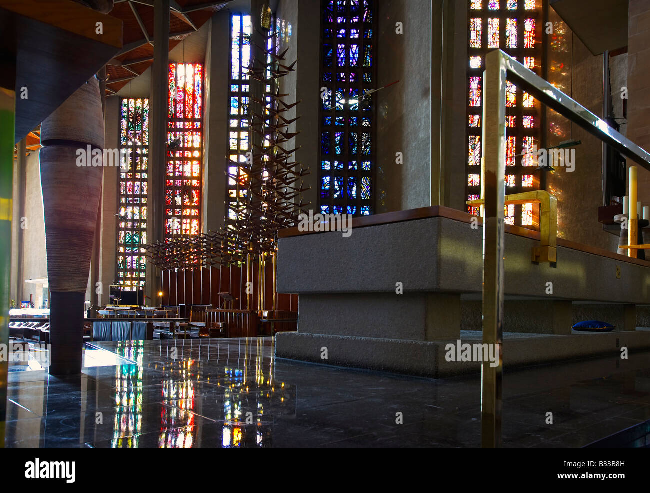 Coventry cathedral glass hi-res stock photography and images - Alamy
