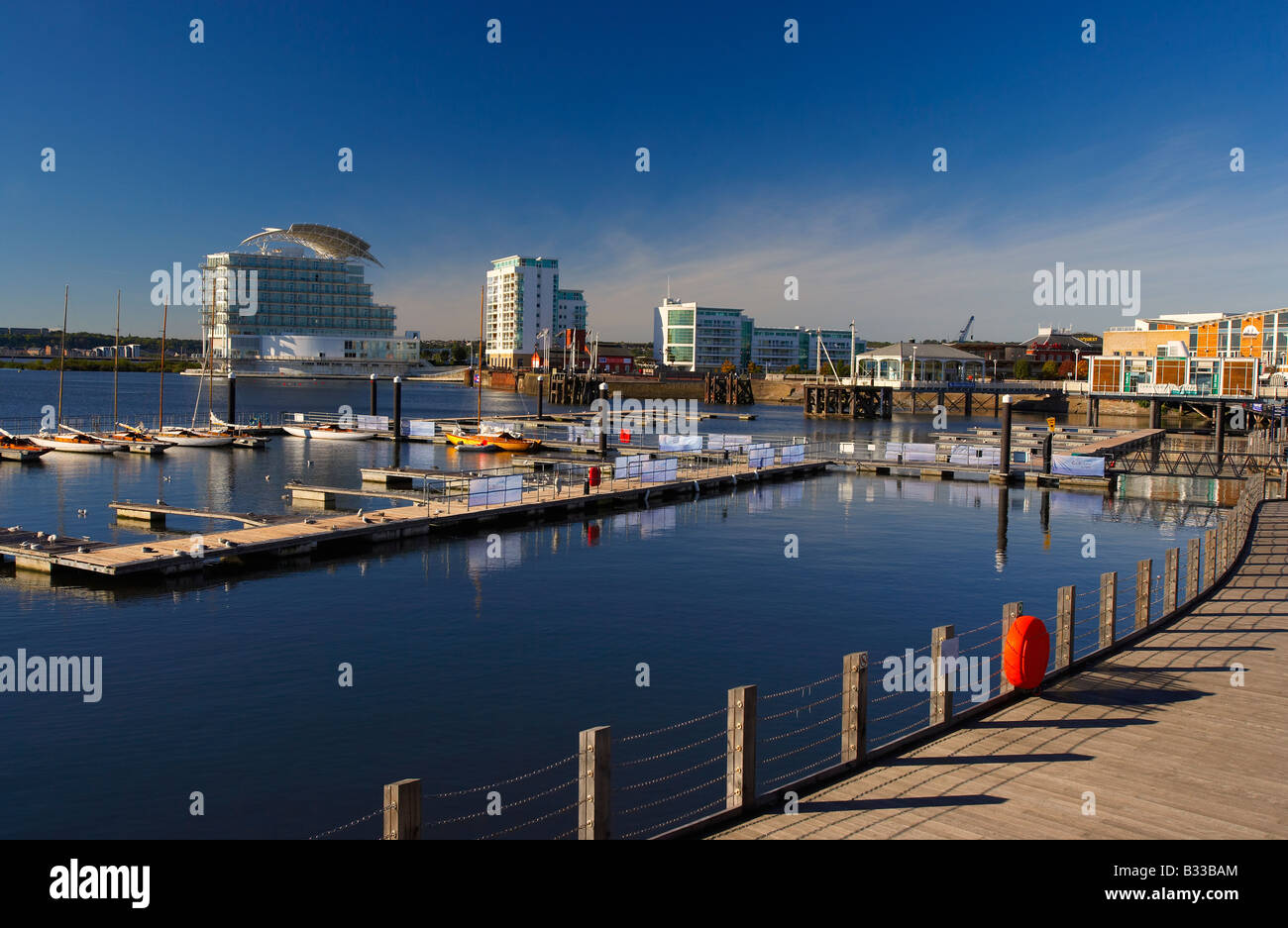 Cardiff waterfront hi-res stock photography and images - Alamy