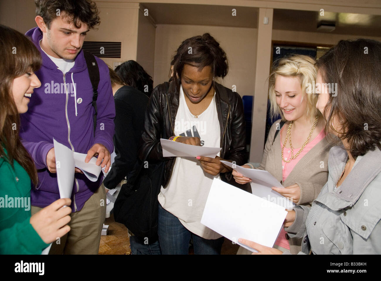 Uk exam results girls hi-res stock photography and images - Alamy