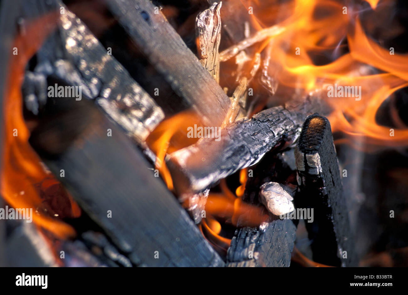 Fire, burning wood Stock Photo - Alamy