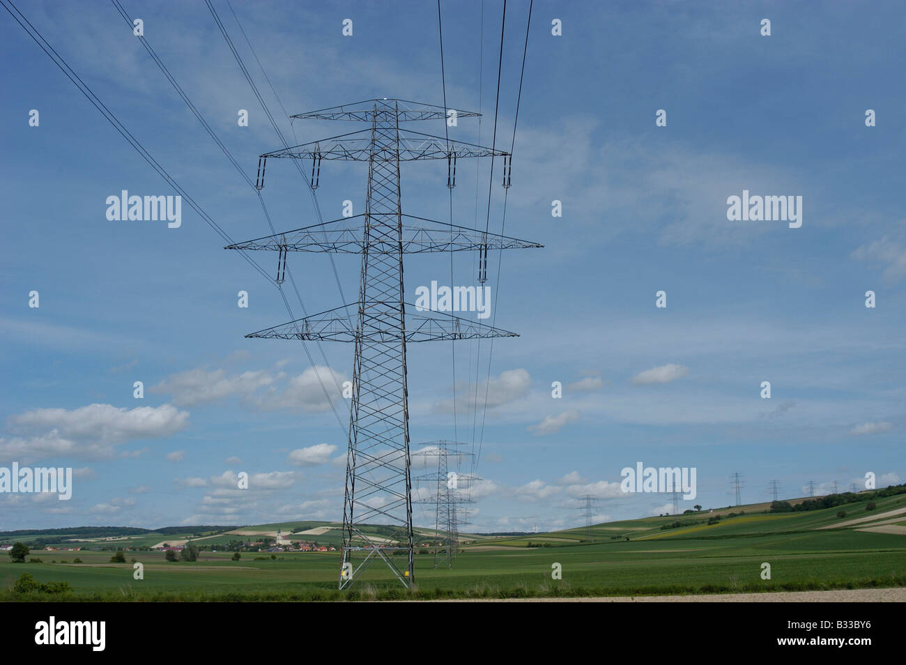 Electirc poles hi-res stock photography and images - Alamy