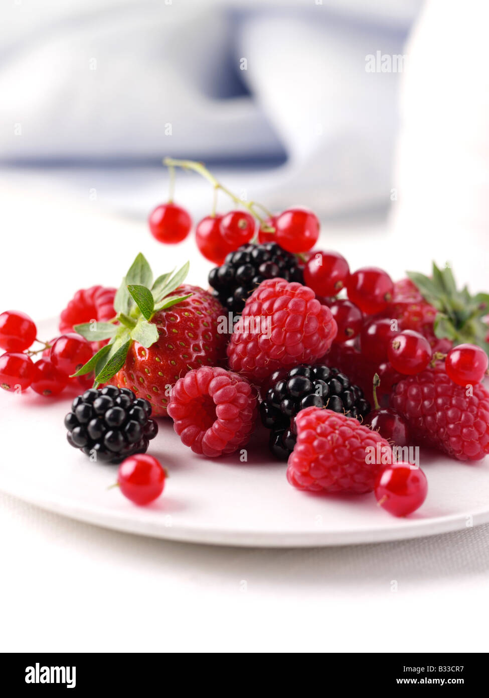 Summer berries hi-res stock photography and images - Alamy