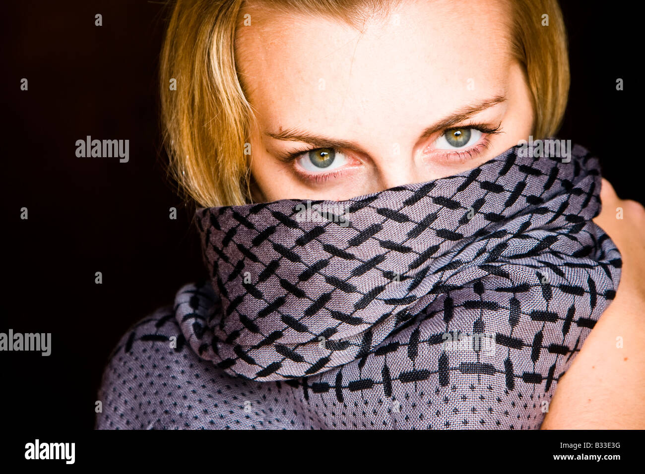 Cover obscure face hi-res stock photography and images - Alamy