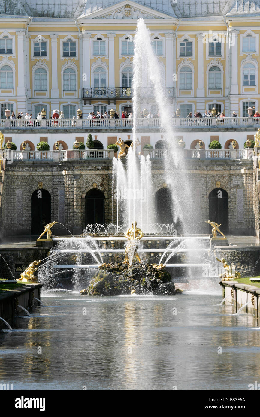Fountains At Peterhof Palace High Resolution Stock Photography and ...