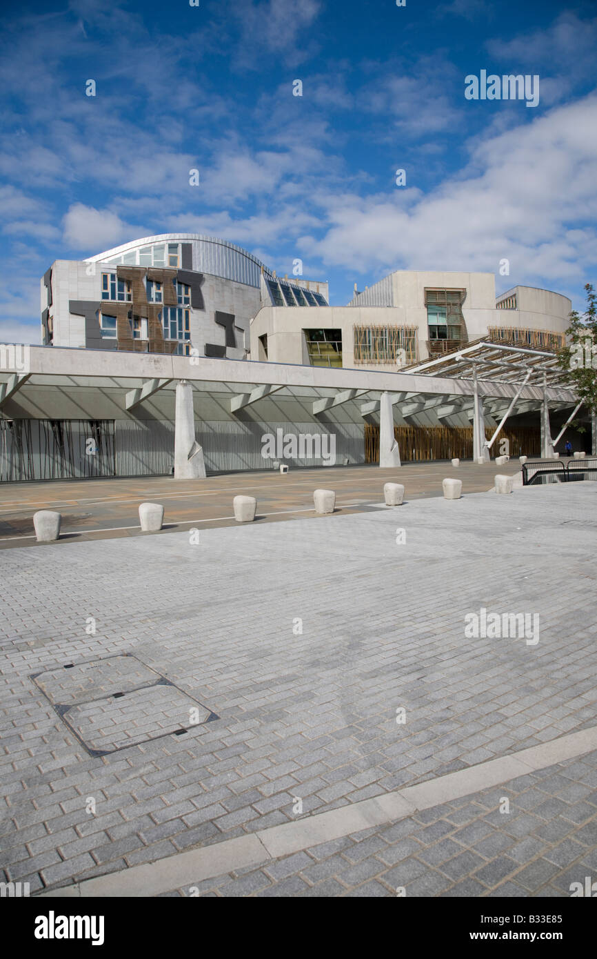 Members of the scottish parliament building hi-res stock photography ...