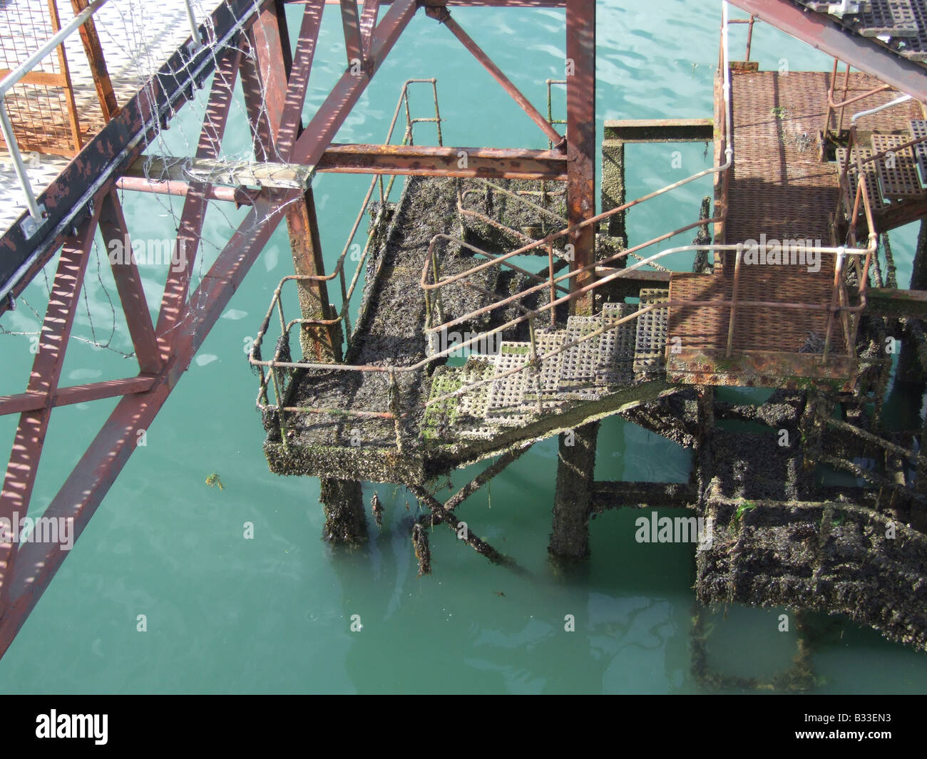 old jetty by sea Stock Photo - Alamy