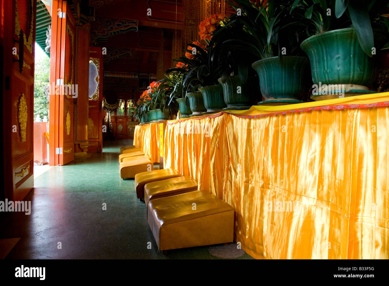 Interior of Po Lin Monastery Stock Photo - Alamy