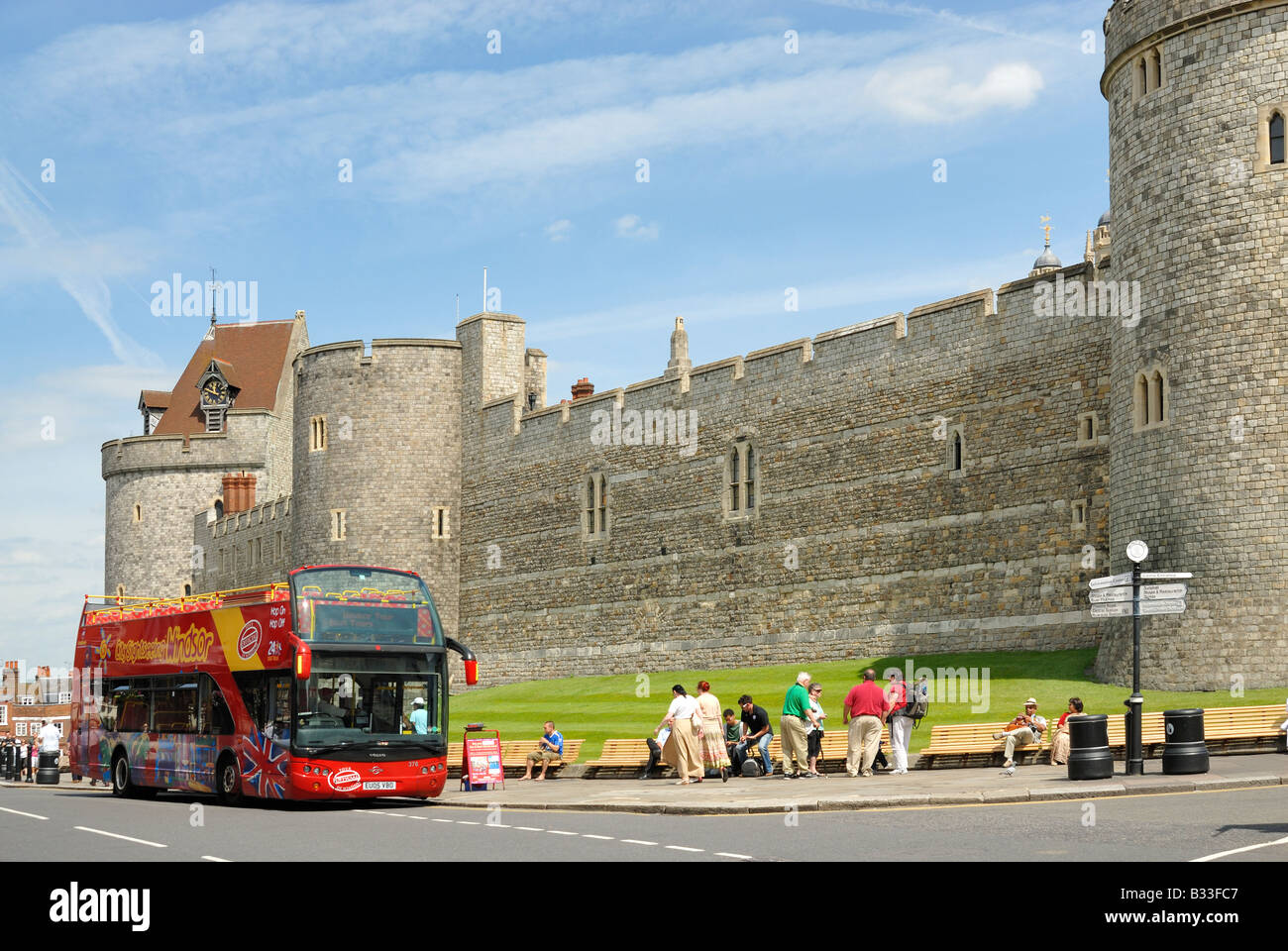 Windsor Castle and tour bus Stock Photo - Alamy