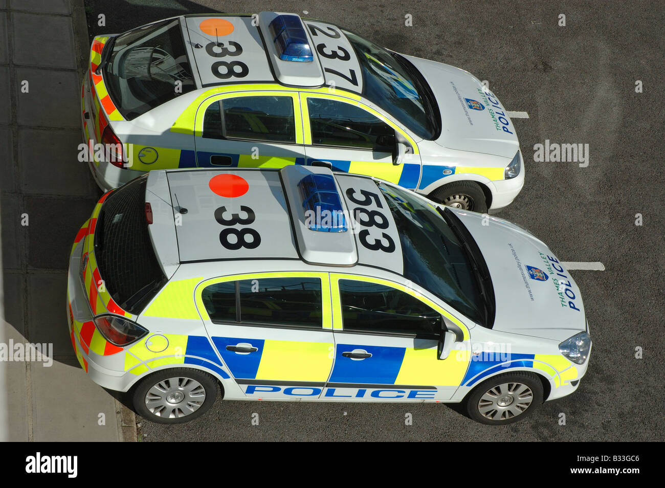 Thames valley police car hi-res stock photography and images - Alamy