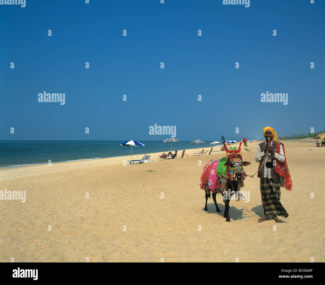 Beach trader on Candolim Beach,Goa,India Stock Photo - Alamy