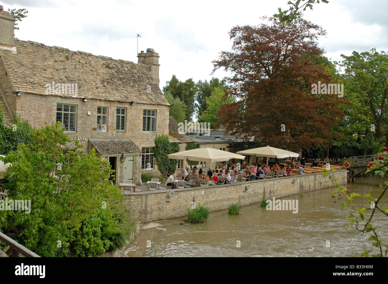 The trout inn hi-res stock photography and images - Alamy