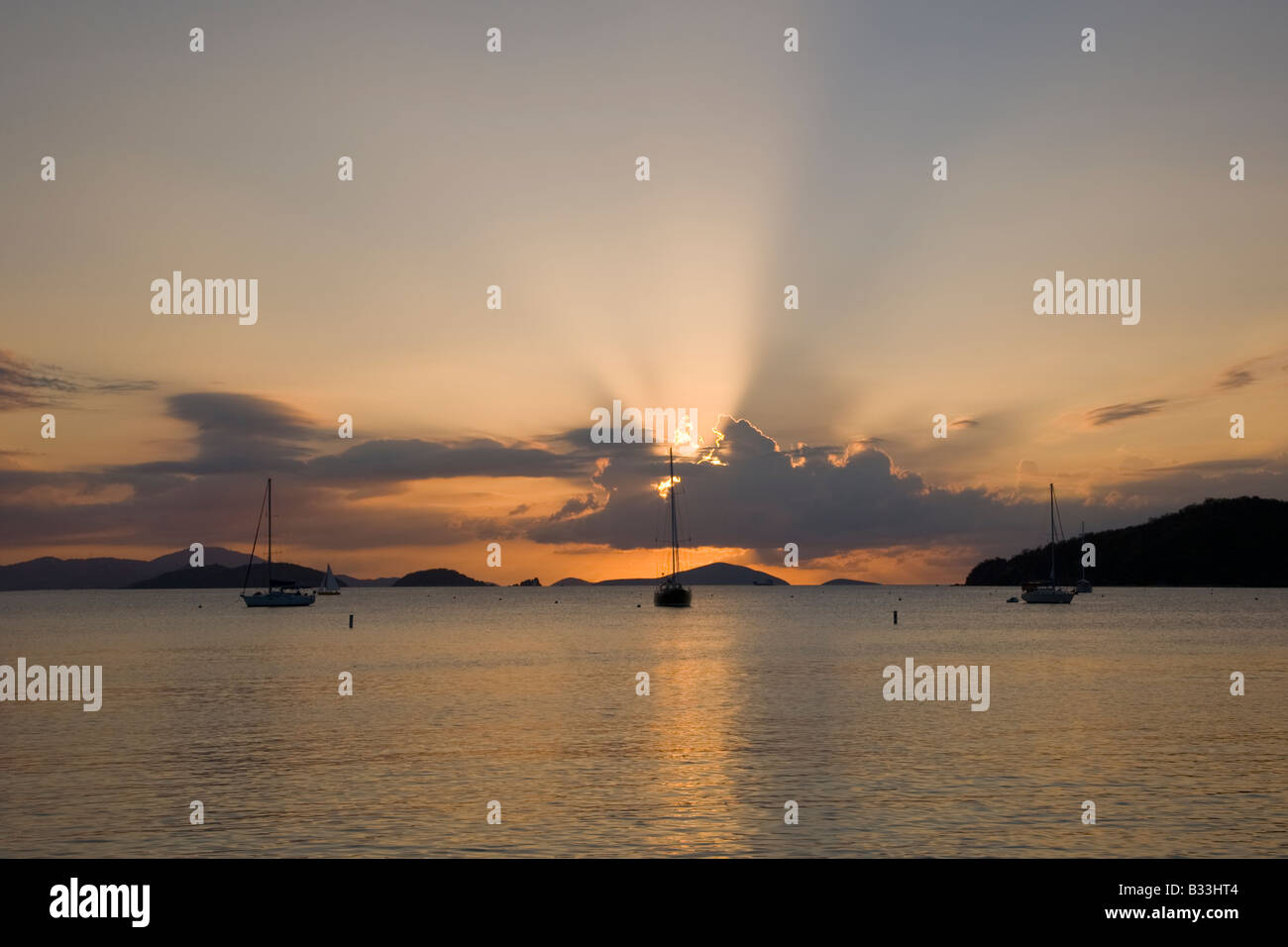 Sunset on caribbean tropical island hi-res stock photography and images ...