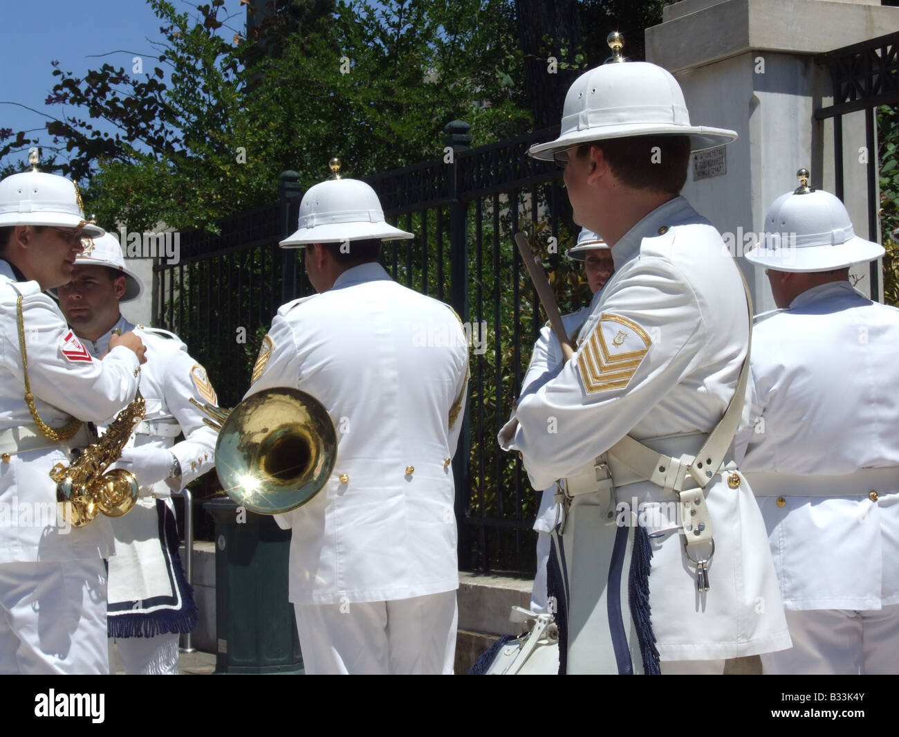 army marching in greece athens Stock Photo - Alamy