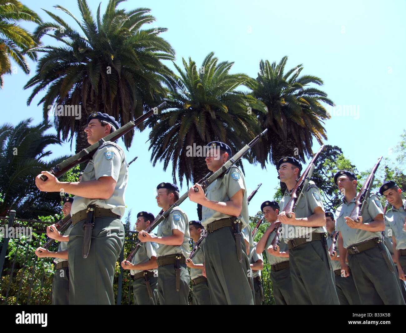 army marching in greece athens Stock Photo - Alamy