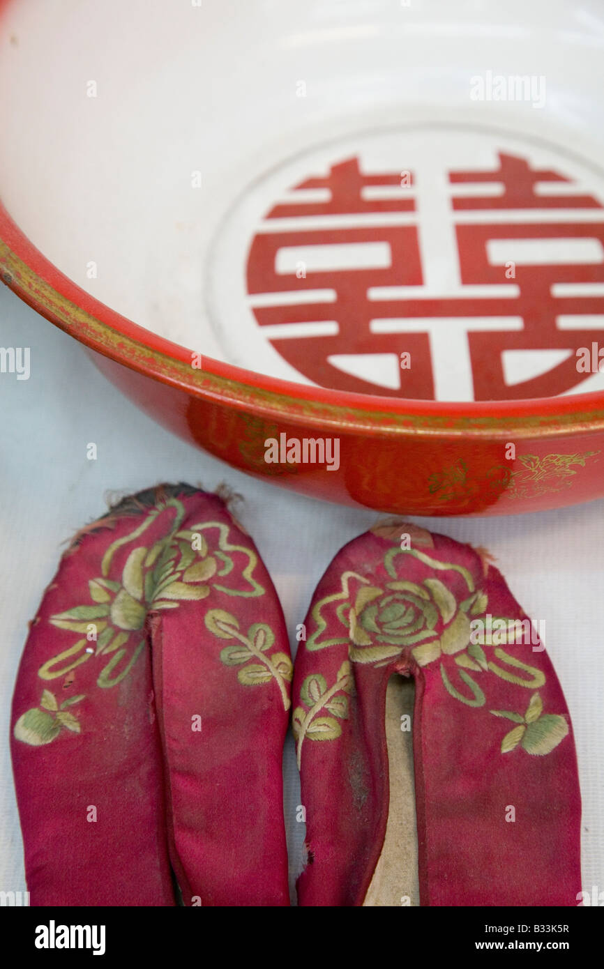 Chinese slippers hi-res stock photography and images - Alamy