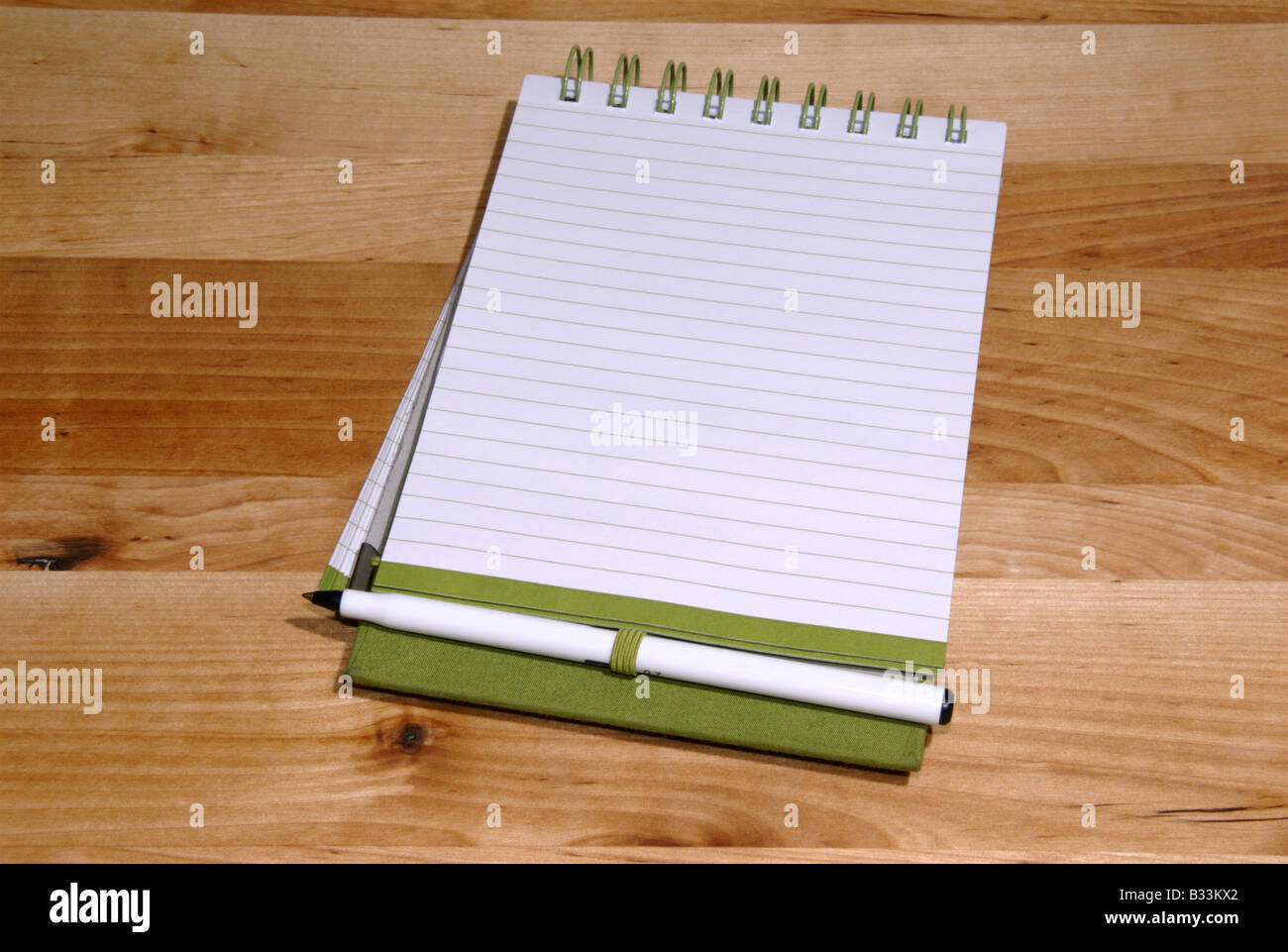 Spiral blank notebook paper black hi-res stock photography and images ...