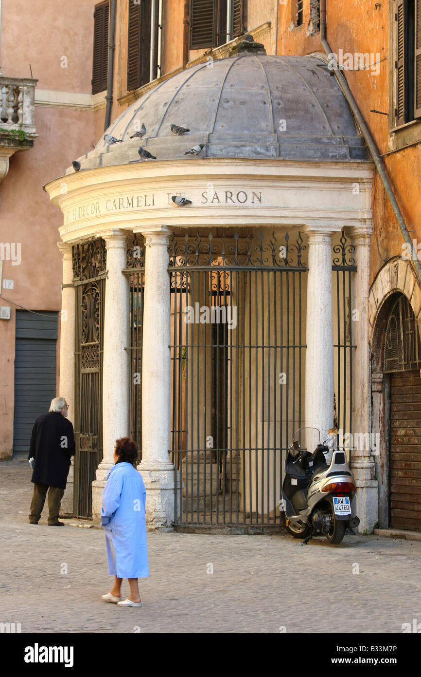 Walking in the Roman Ghetto, Rome, Italy Stock Photo - Alamy