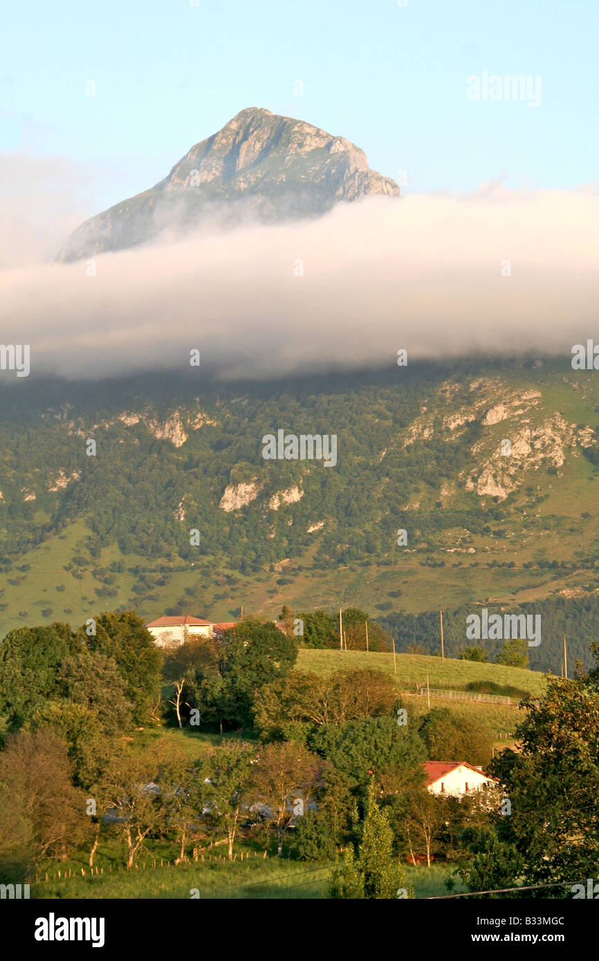 Clouds descend on Mount Txindoki Stock Photo - Alamy