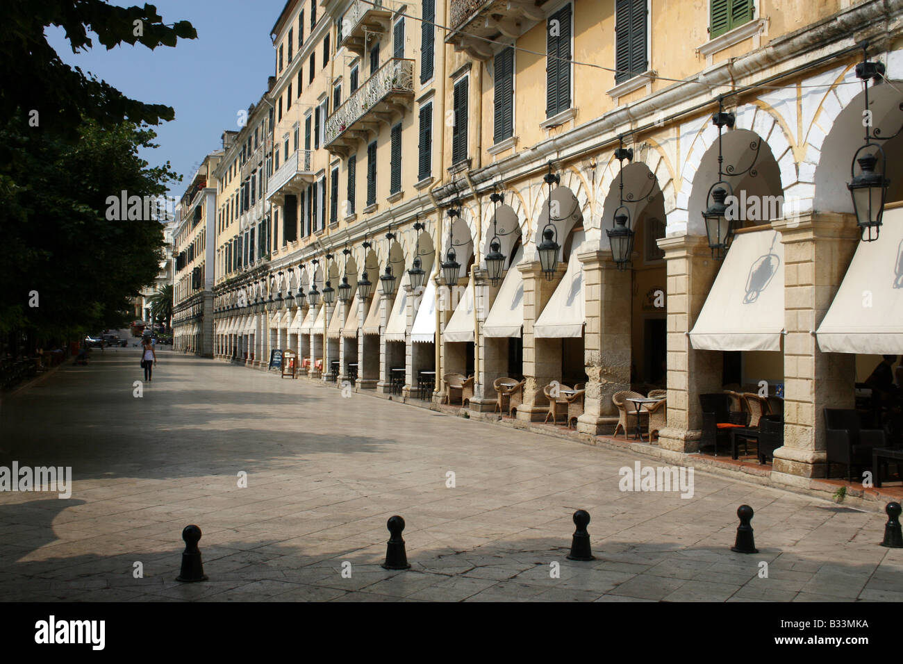 THE LISTON IN CORFU TOWN. CORFU GREEK IONIAN ISLAND Stock Photo - Alamy