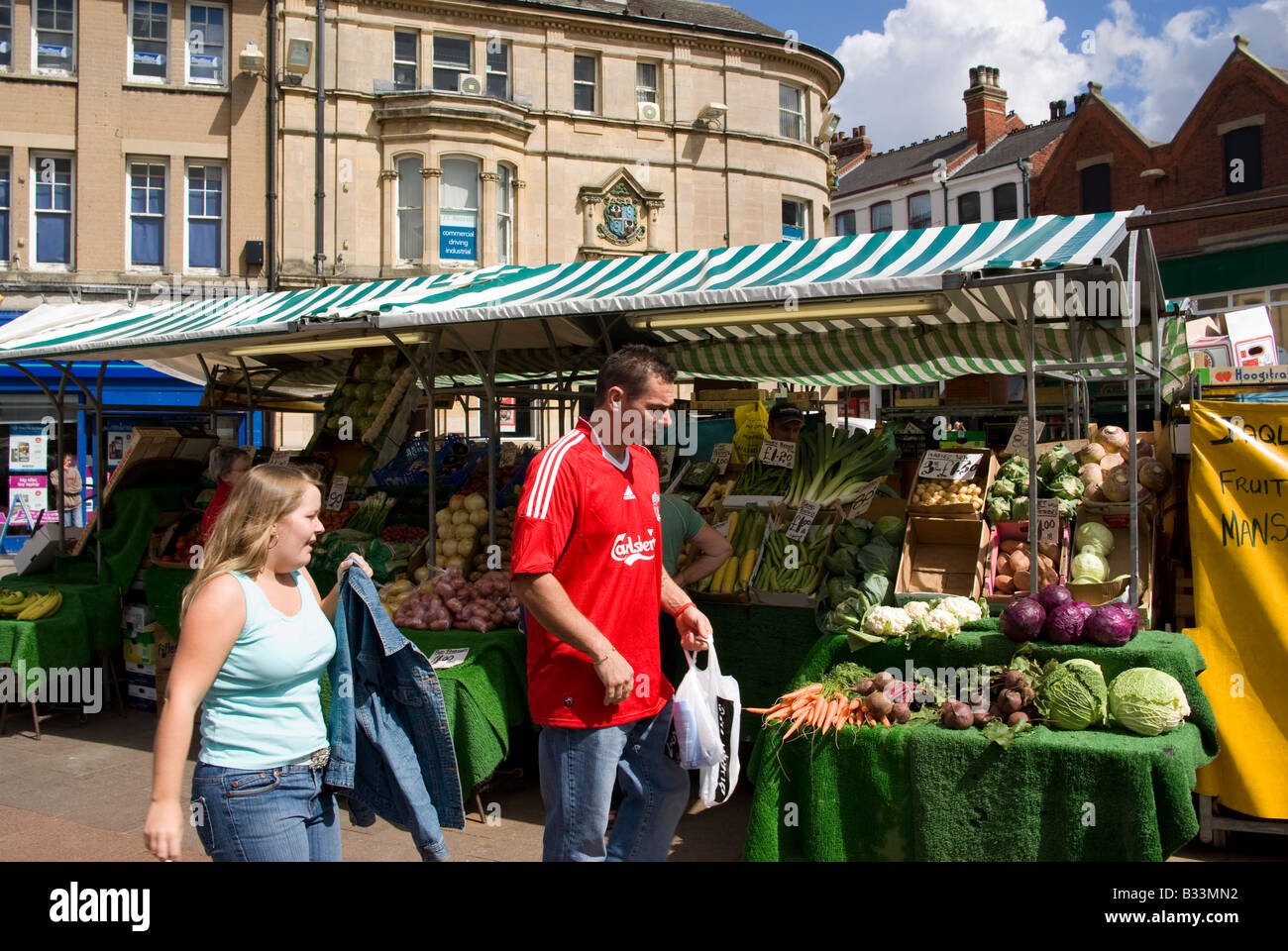 Mansfield market place hi-res stock photography and images - Alamy