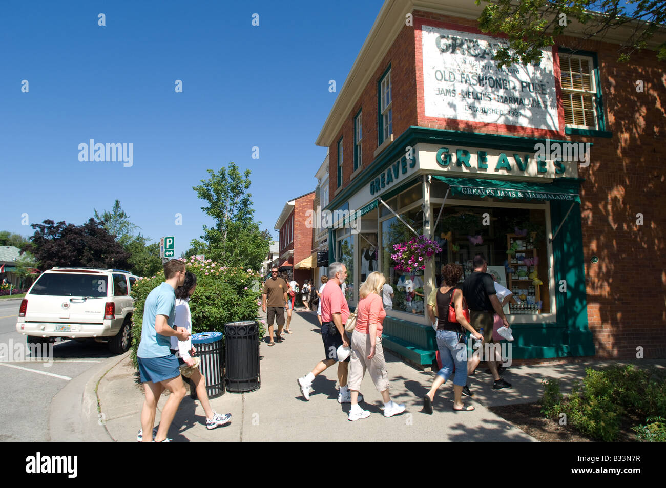 Niagara village hi-res stock photography and images - Alamy