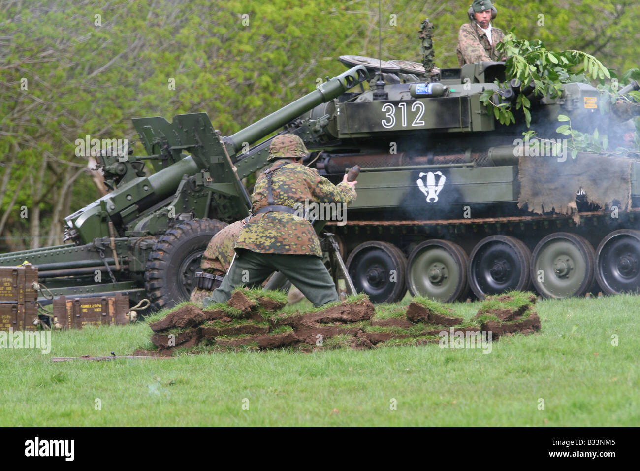 Army Field Gun High Resolution Stock Photography and Images - Alamy