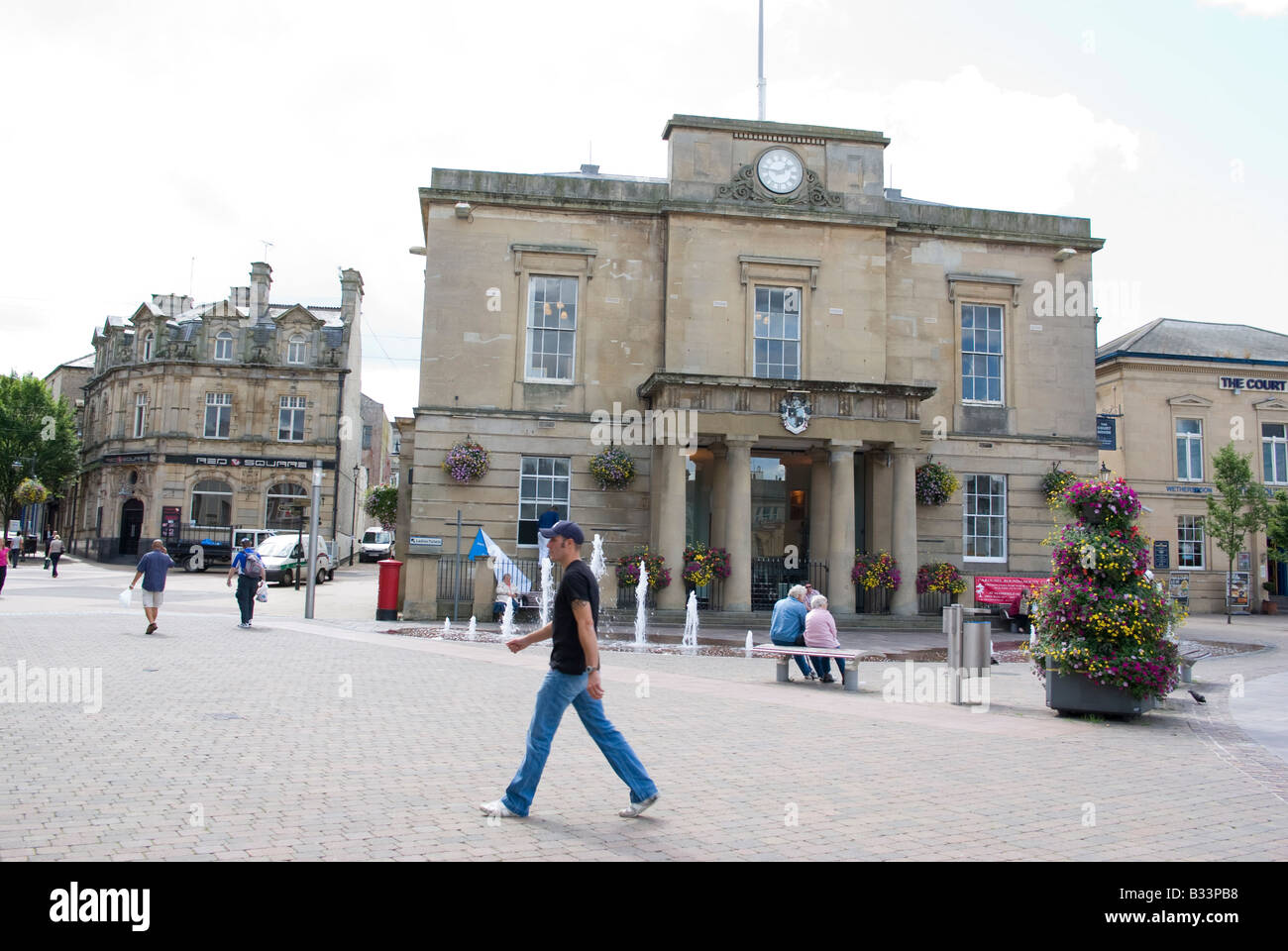 The Old Town Hall, Market Place, Mansfileld, Notts Stock Photo - Alamy