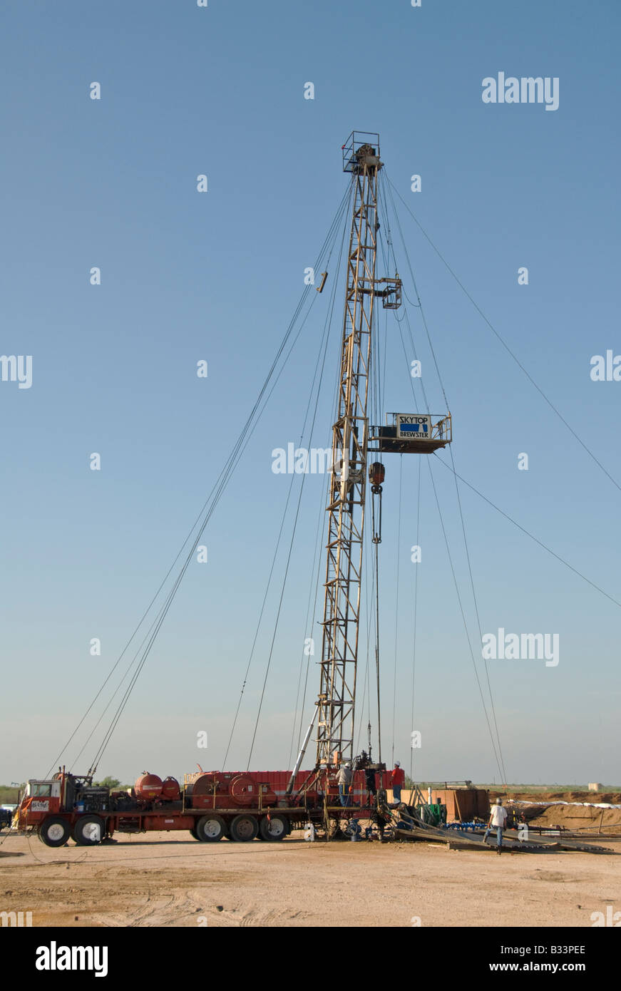 Texas Permian Basin modern oil drilling rig south of Midland Stock ...
