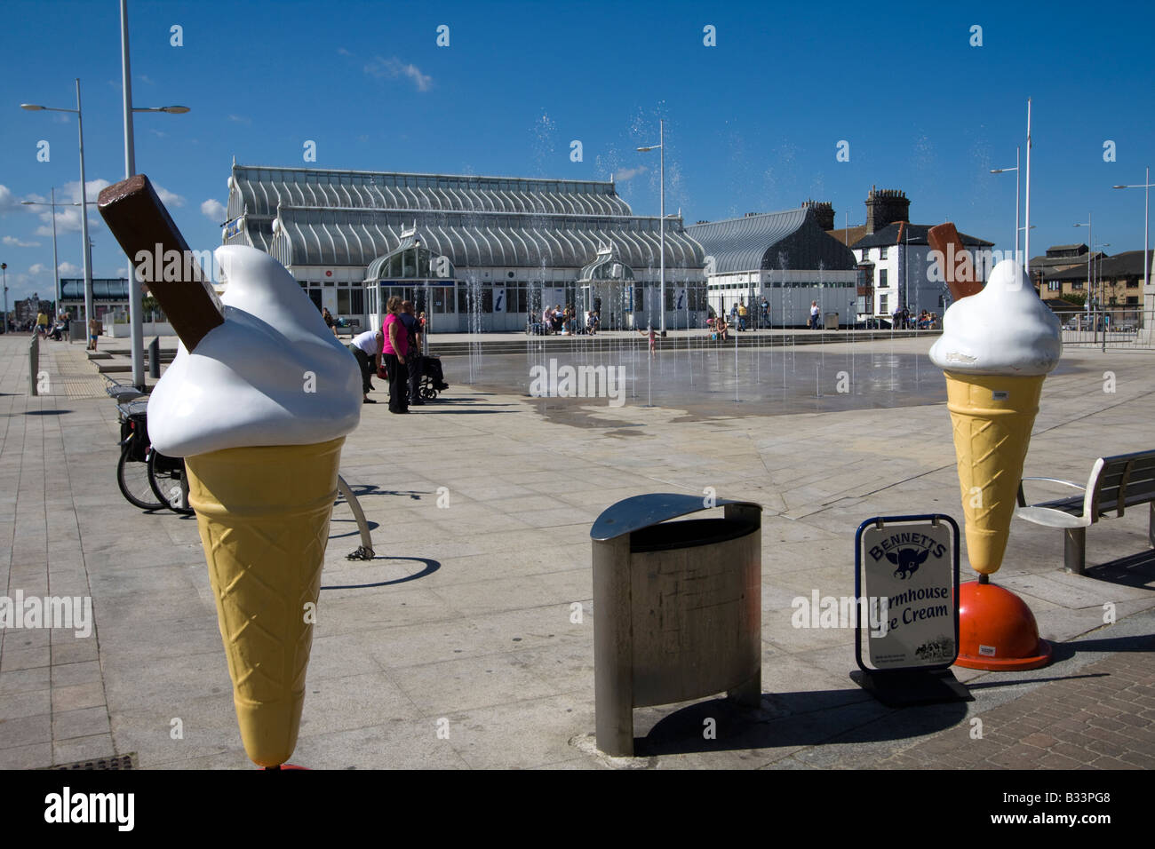 Lowestoft attractions hi-res stock photography and images - Alamy