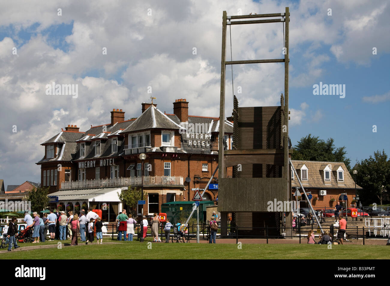 lift bridge Oulton Broad part of the norfolk broads suffolk east anglia ...