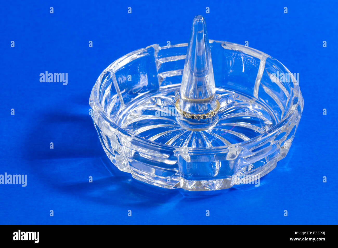 Ring stand hi-res stock photography and images - Alamy