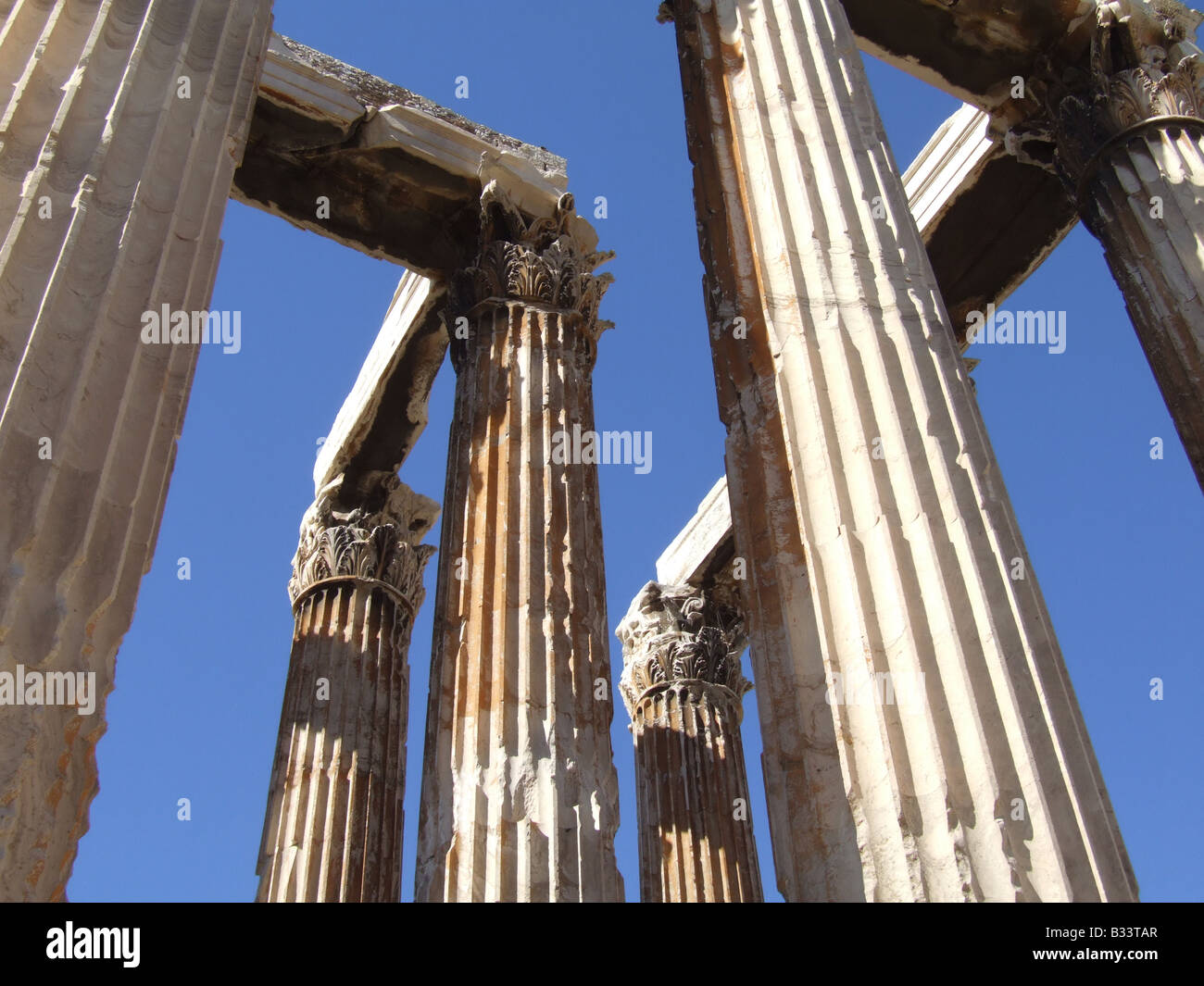 Greek sculpture column symmetry hi-res stock photography and images - Alamy
