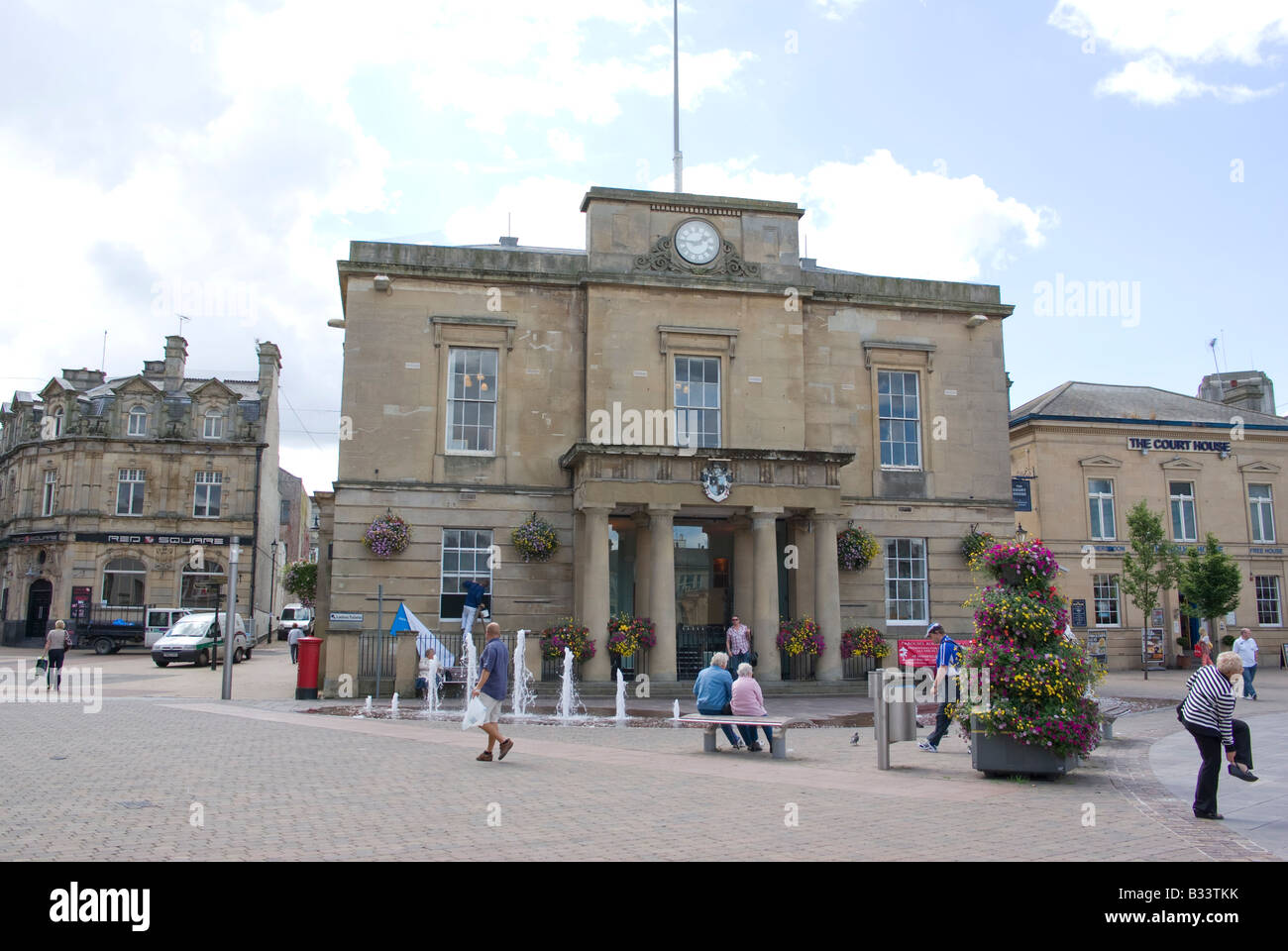 The Old Town Hall, Market Place, Mansfileld, Notts Stock Photo - Alamy