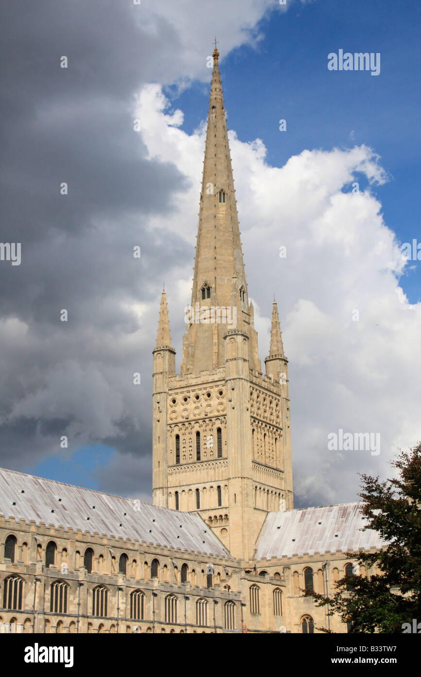 Norwich market cathedral hi-res stock photography and images - Alamy