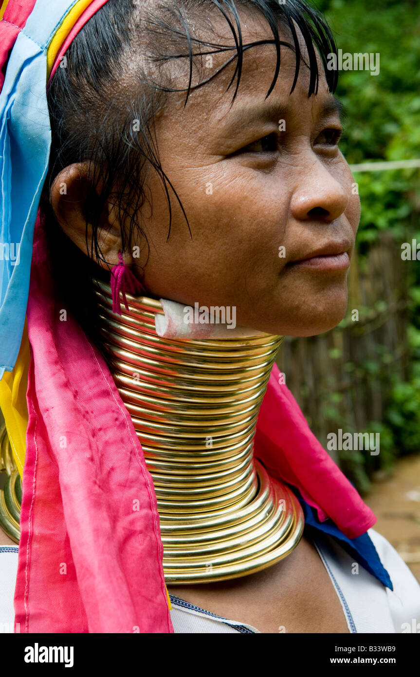 Portrait of a Paudong long neck woman Stock Photo - Alamy