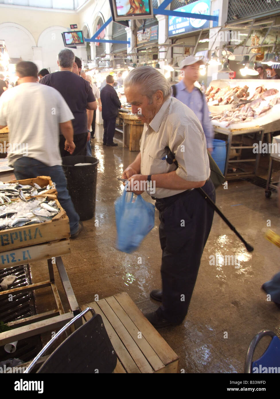 busy fresh sea fish market in athens greece Stock Photo - Alamy