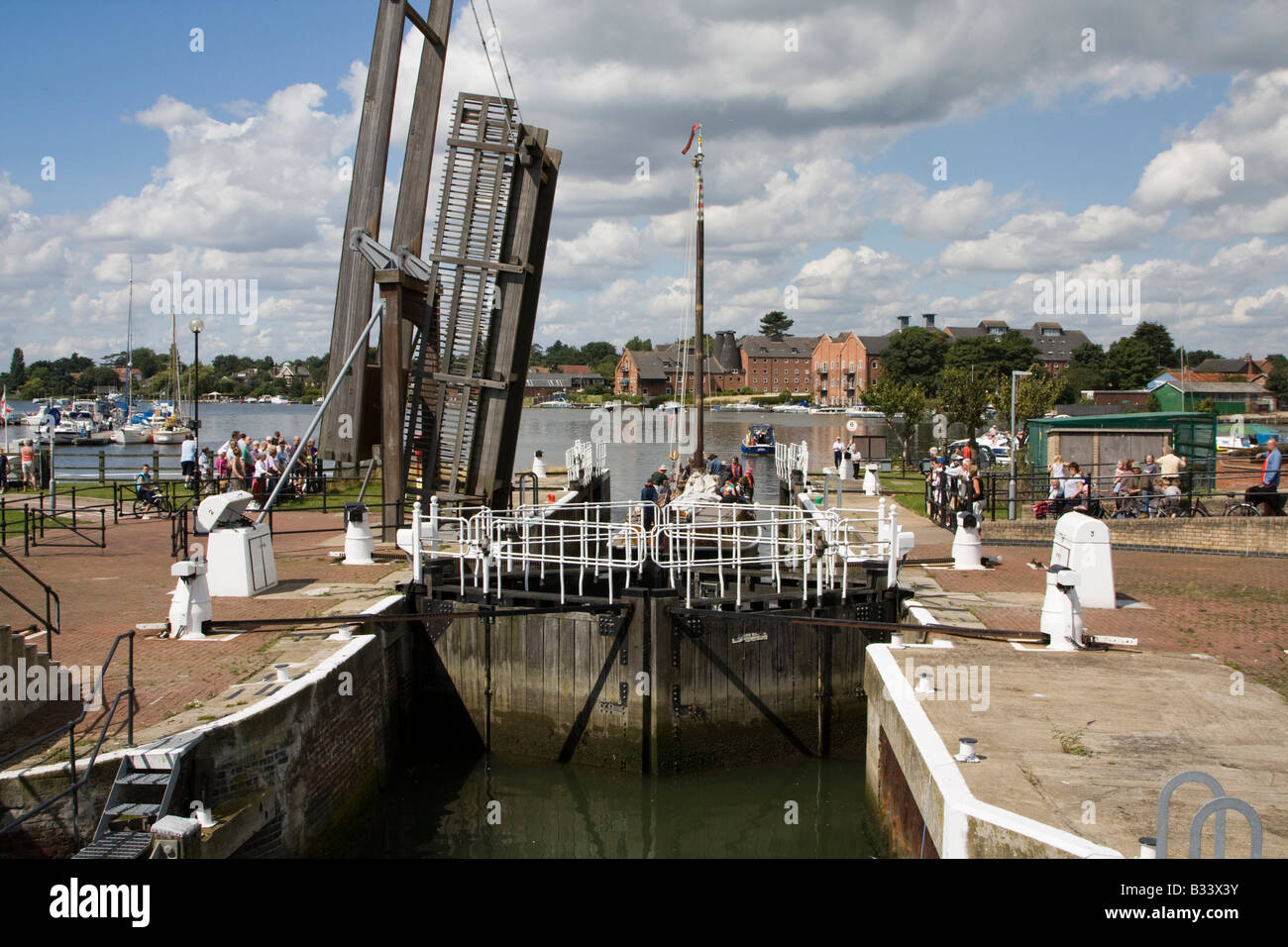 lift bridge Oulton Broad part of the norfolk broads suffolk east anglia ...