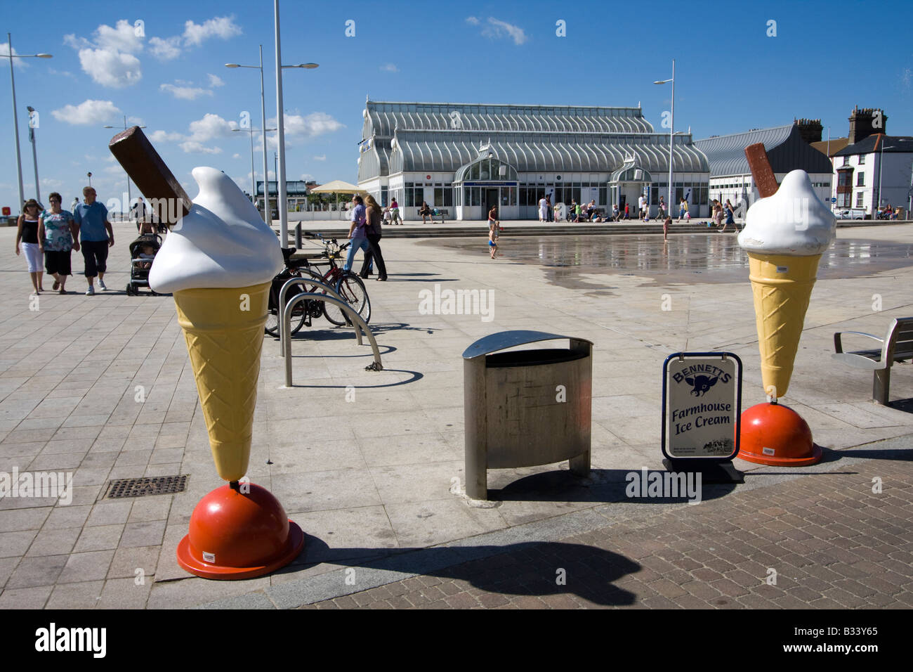 Lowestoft attractions hi-res stock photography and images - Alamy