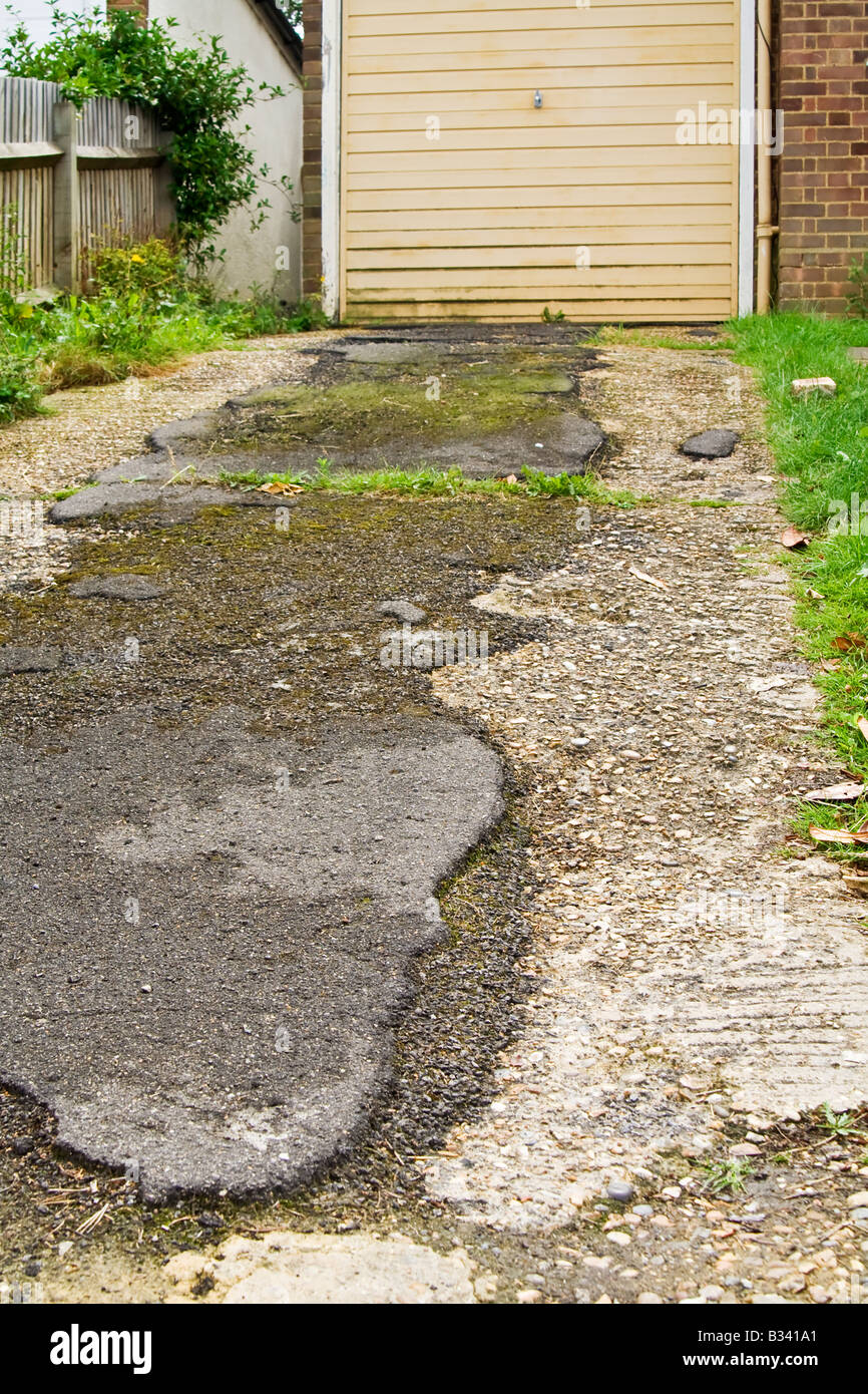 Tarmac driveway hi-res stock photography and images - Alamy