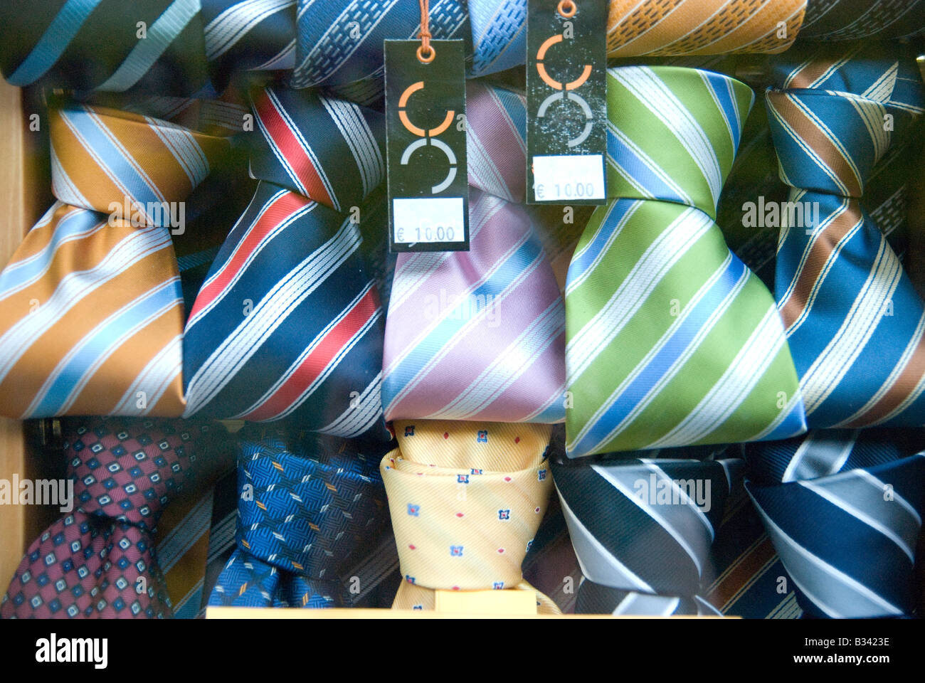 Fashion shopping rome hi-res stock photography and images - Alamy