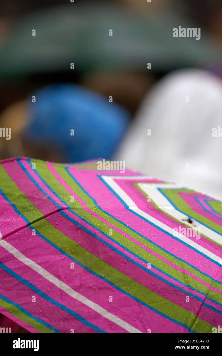 Wet miserable people hi-res stock photography and images - Alamy