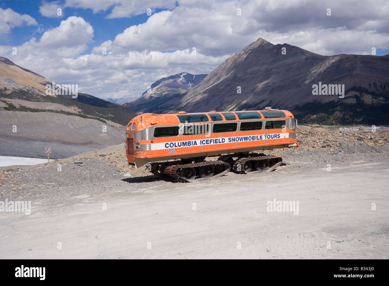 Brewster snow coach hi-res stock photography and images - Alamy